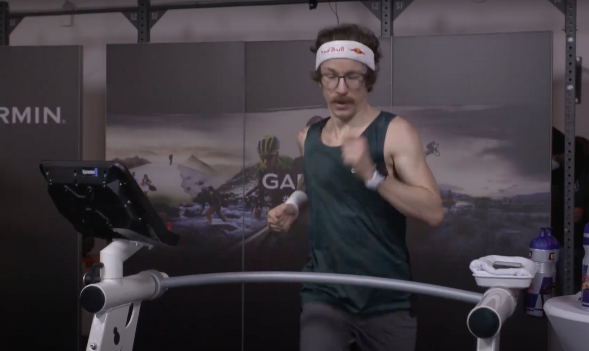 Florian Neuschwander sets new 100 km treadmill world record - Triathlon ...