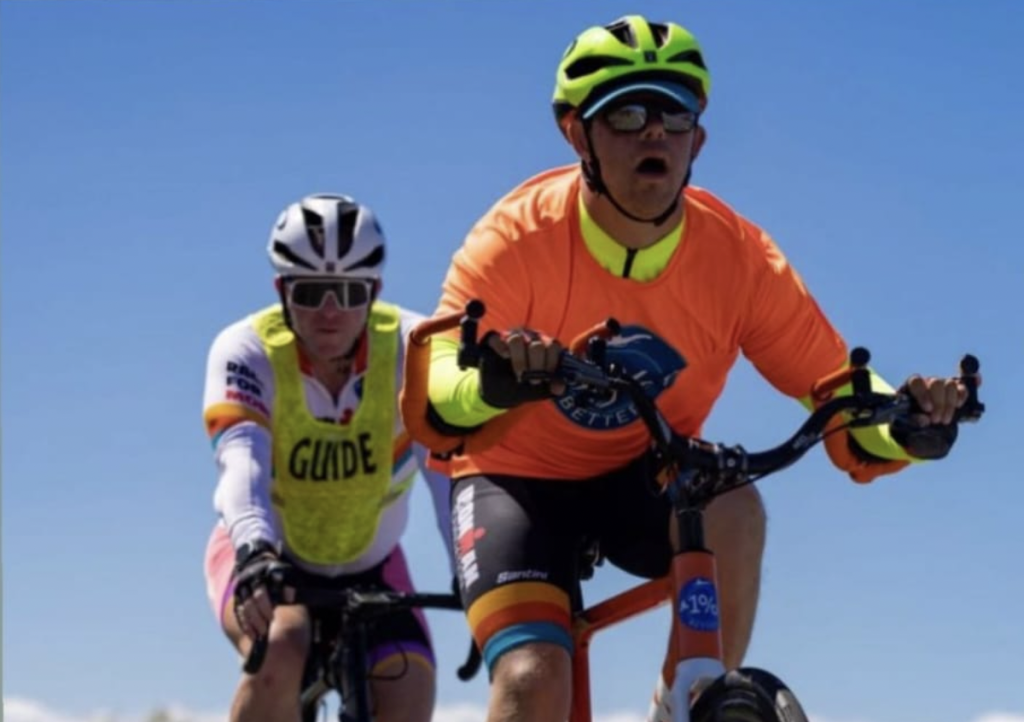 Chris Nikic struggles with the wind on Kona: "It knocked me over ten ...